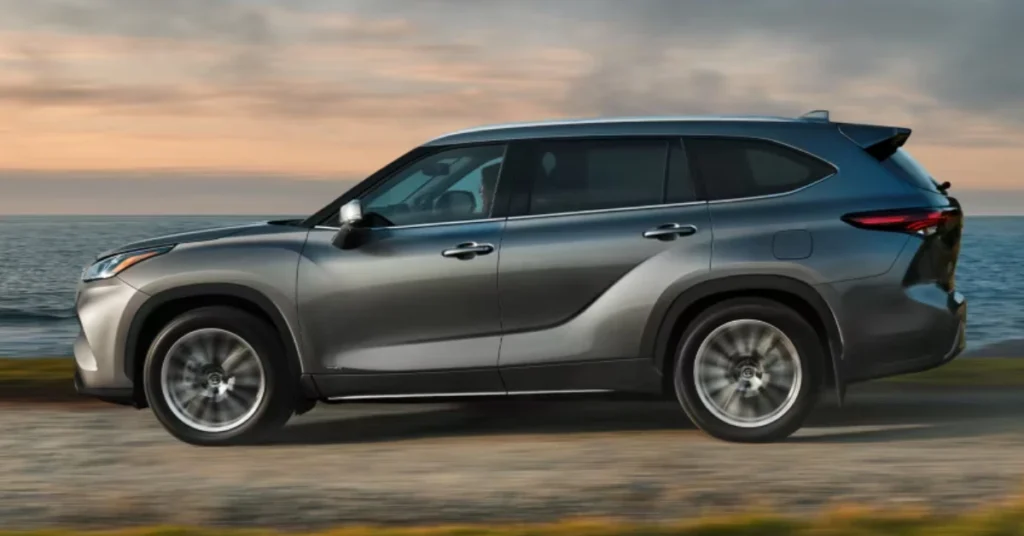 2025 Toyota Highlander Expert Review: Drive, Performance & Specs Tested ...